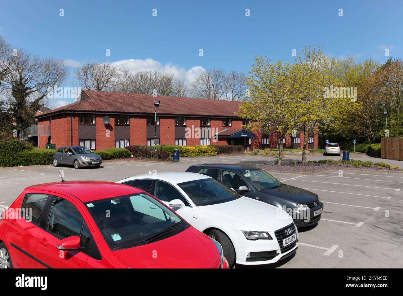 Starbucks & Travelodge Roadside services, Worksop Stock Photo - Alamy