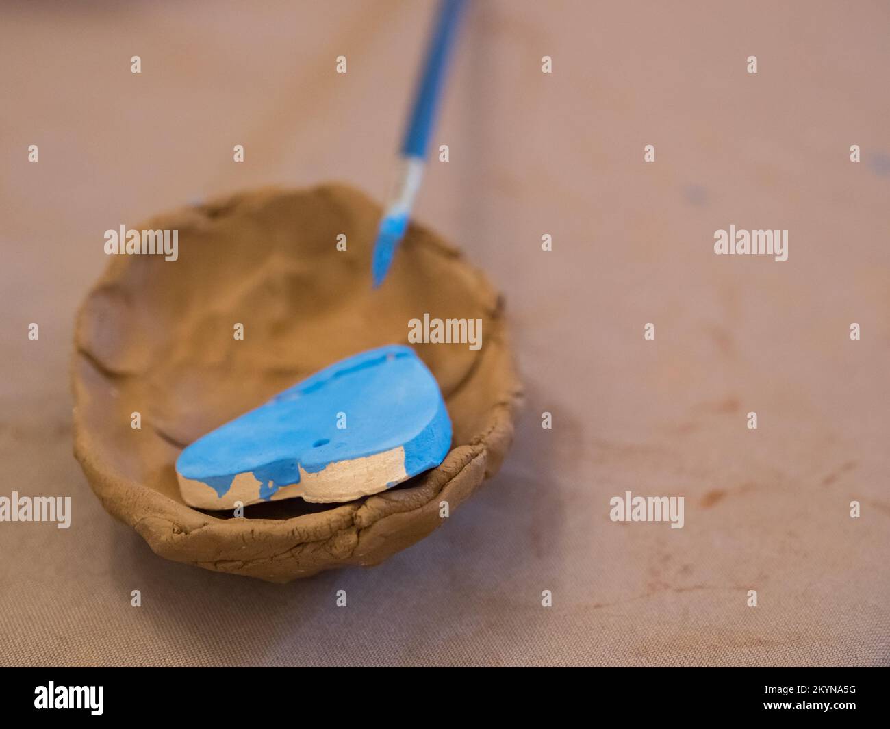 Senior activity concept. Workshop for clay sticking for seniors ...