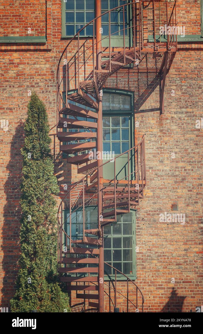 Side view outdoor staircase hi-res stock photography and images - Alamy