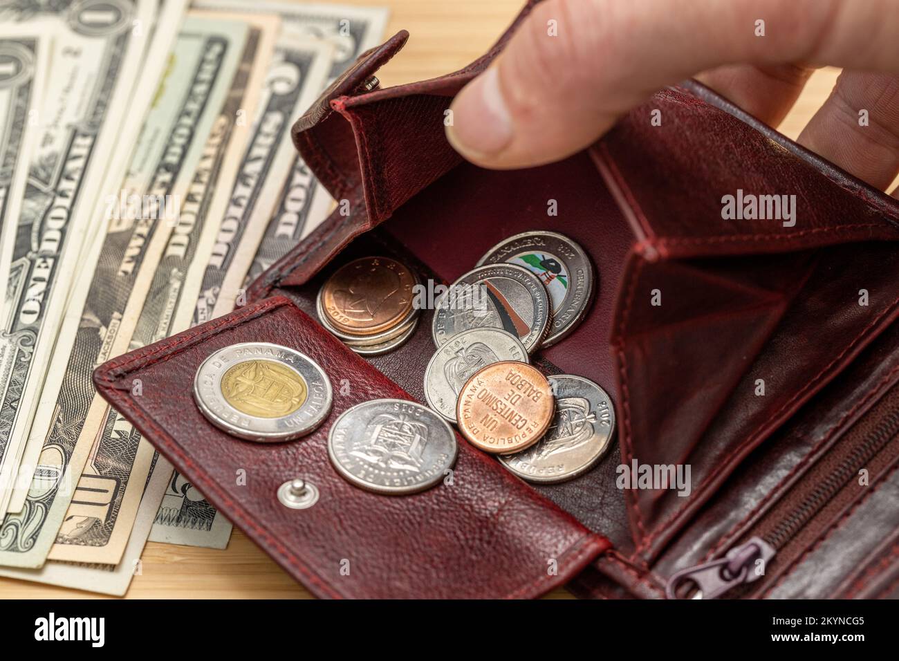 Panamanian balboa currency symbol icon hi-res stock photography and ...