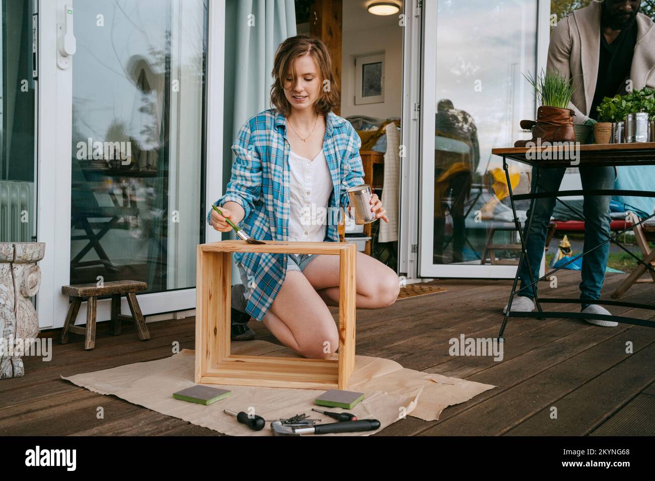 American work painting hi-res stock photography and images - Alamy