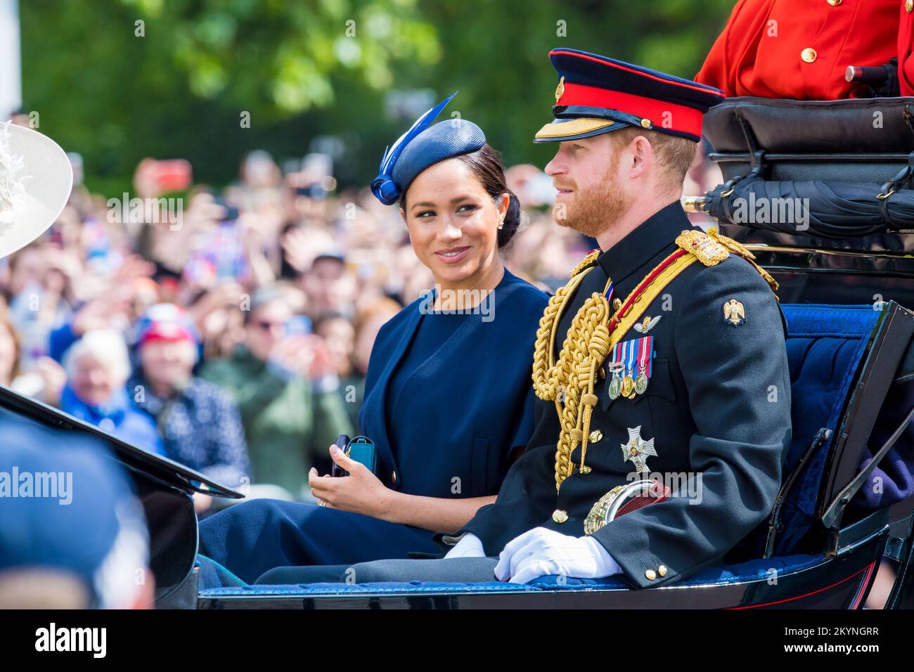 Prince Harry and Meghan drop bombshell Netflix trailer with hint of fresh attacks on royal ...