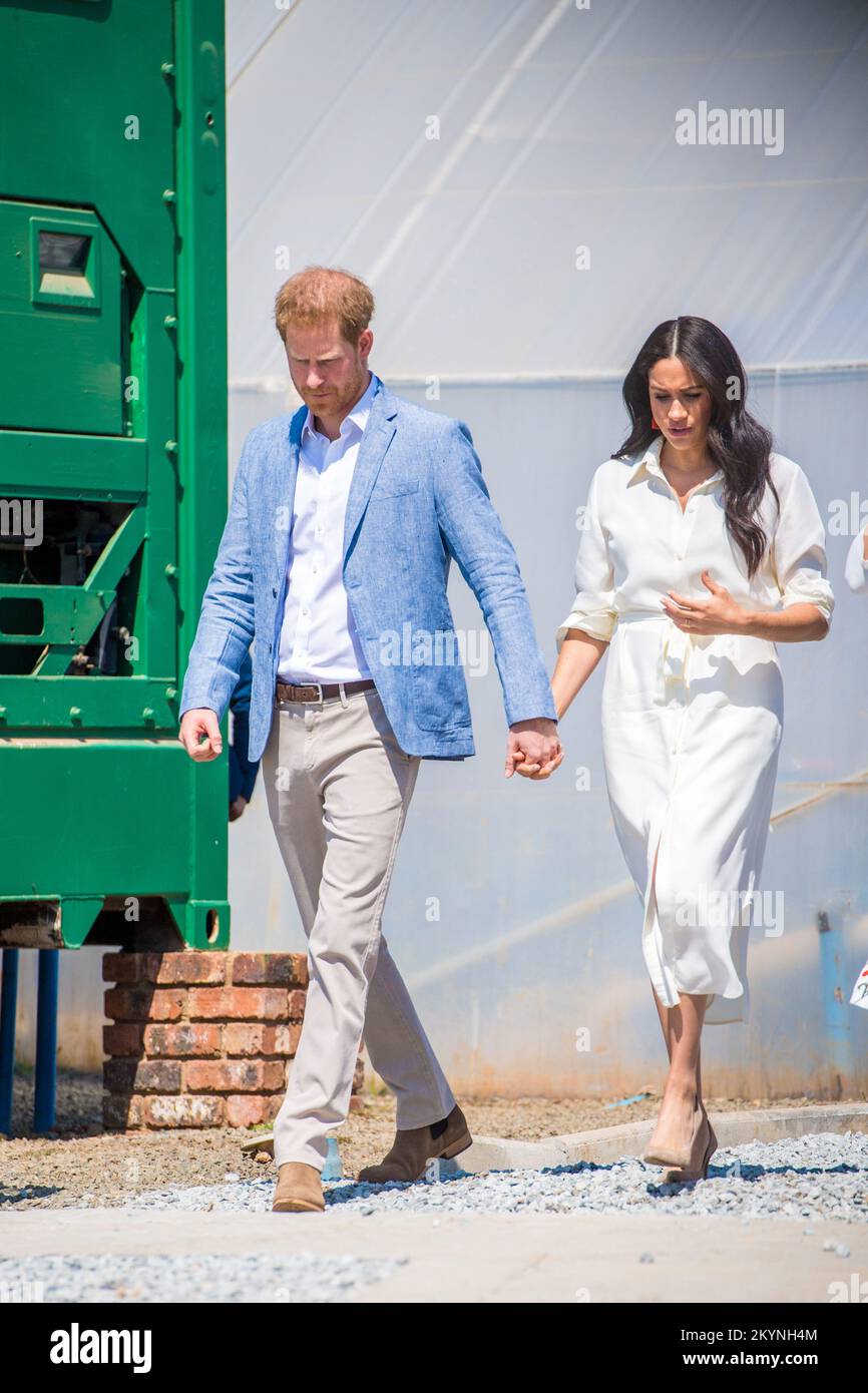 Prince Harry and Meghan drop bombshell Netflix trailer with hint of fresh attacks on royal ...