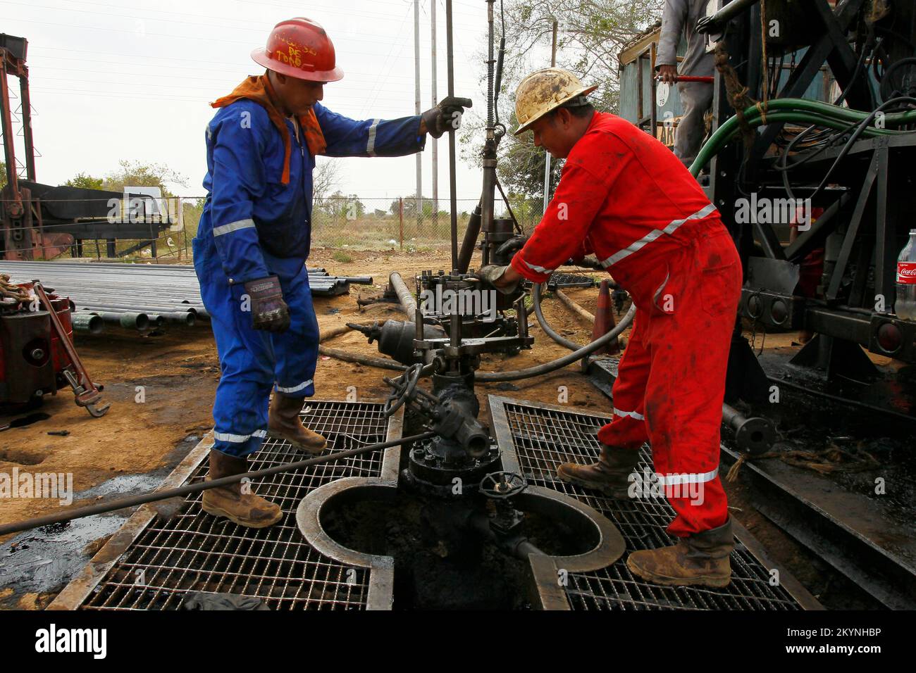 Crude tools hi-res stock photography and images - Alamy