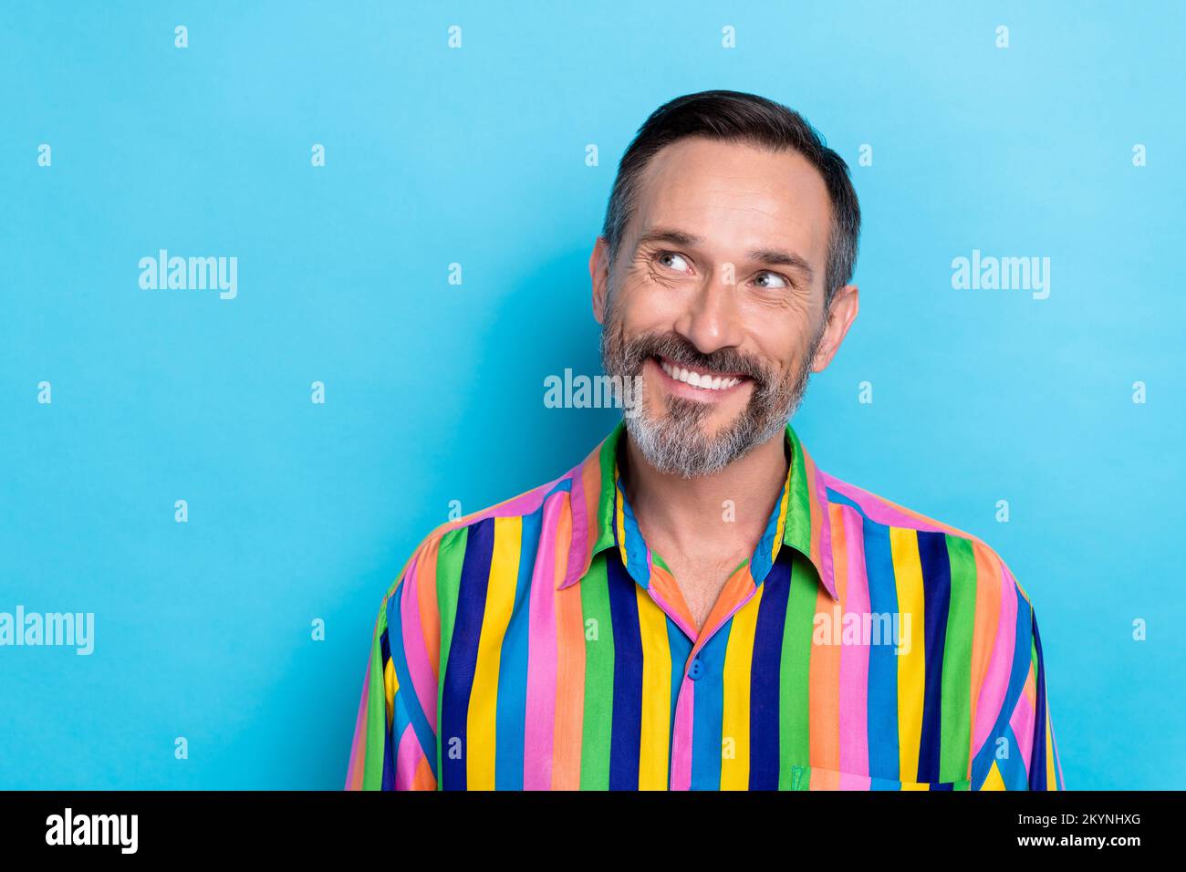 Portrait of confident smiling positive businessman wear old fashioned ...