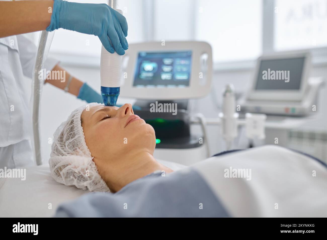 Appointment medical procedure woman hi-res stock photography and images ...