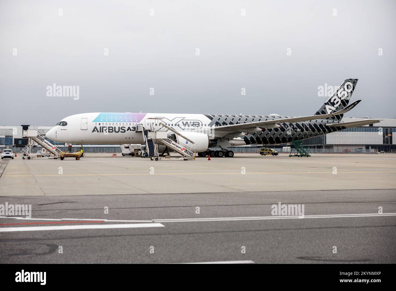 Munich, Germany. 01st Dec, 2022. The test aircraft "Airbus A350 ...