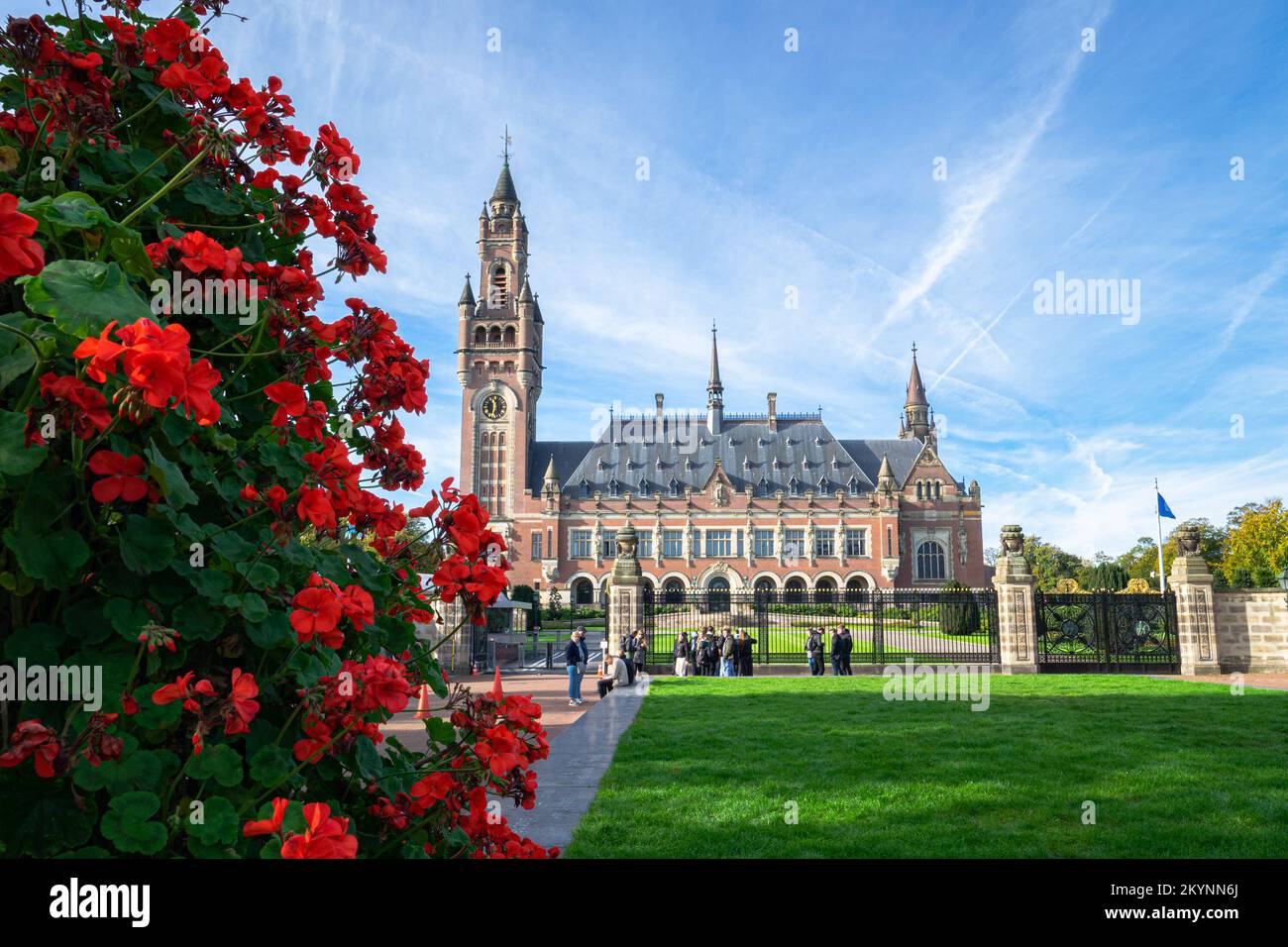 Peace palace vredespaleis international hi-res stock photography and ...