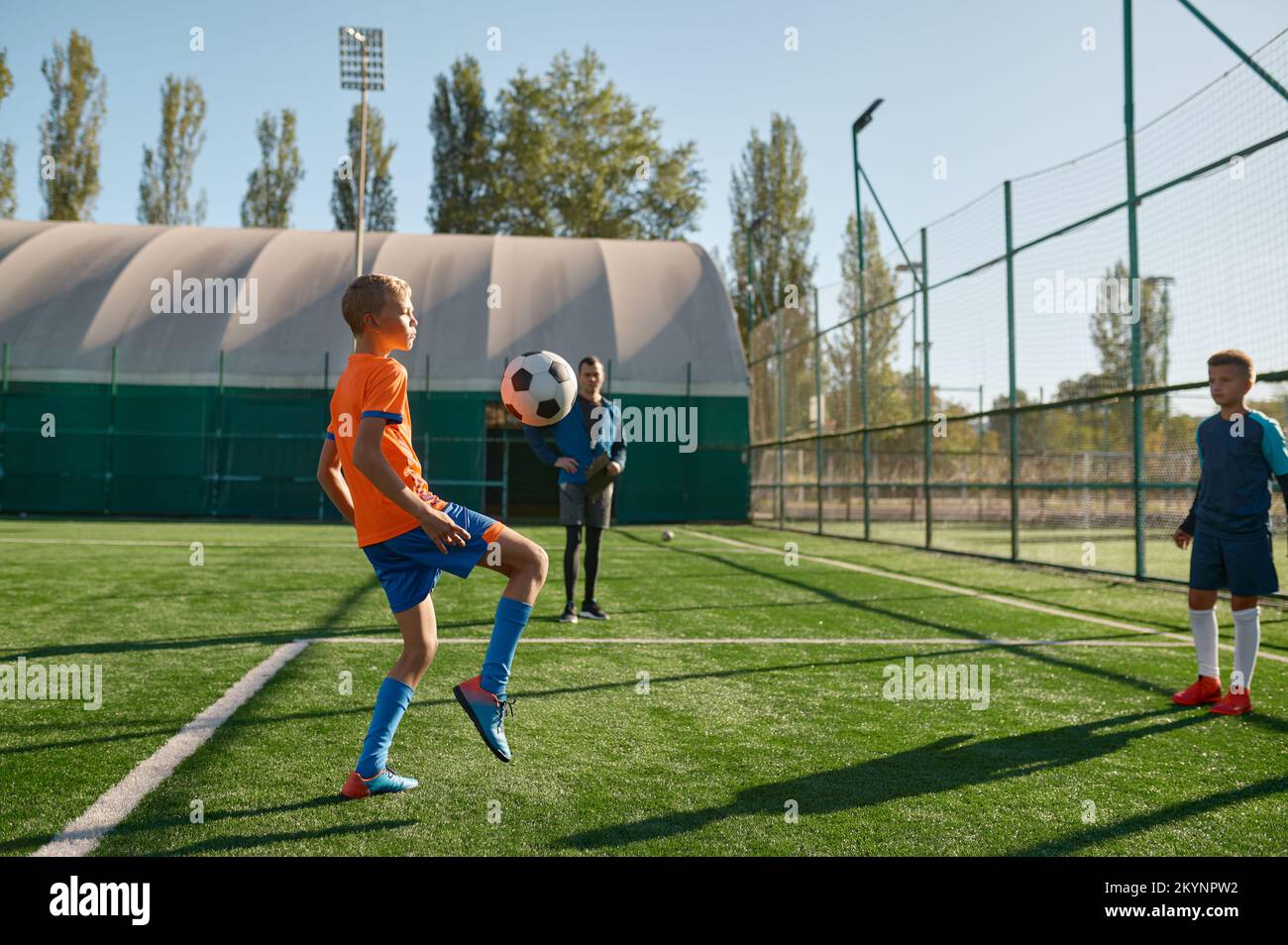 Camp children coach hi-res stock photography and images - Alamy