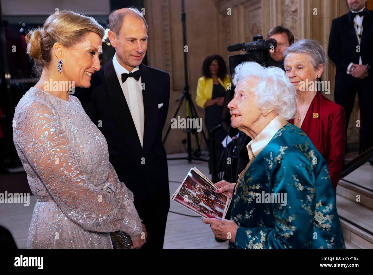 The Earl and Countess of Wessex meet Joan Williams, ex royal ...