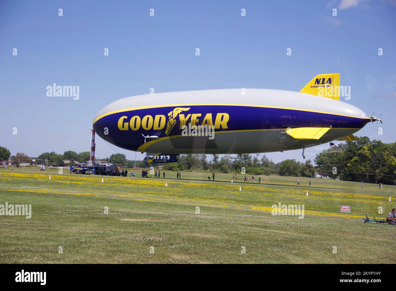 Goodyear blimp hi-res stock photography and images - Alamy