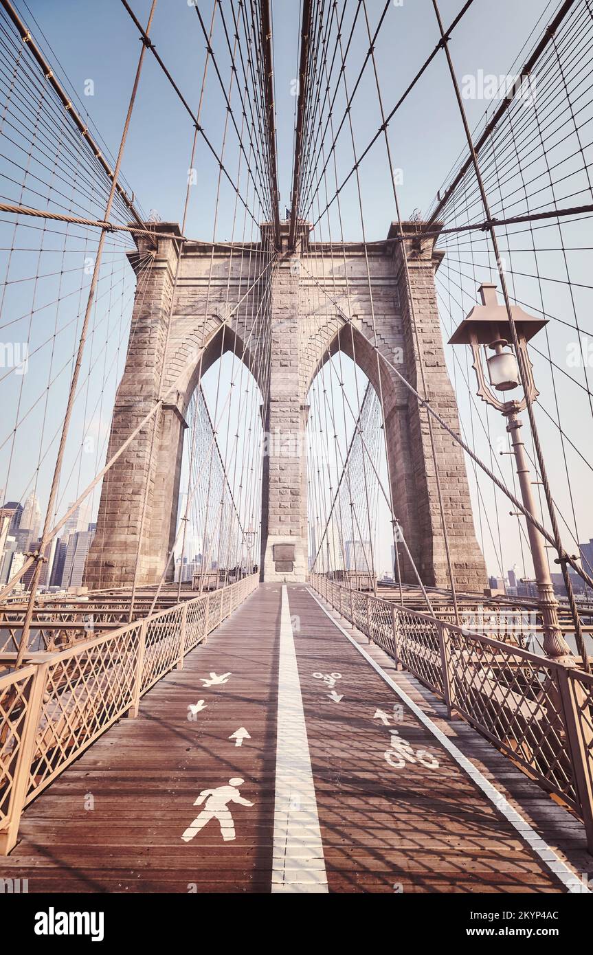Picture of the Brooklyn Bridge, color toning applied, New York City ...