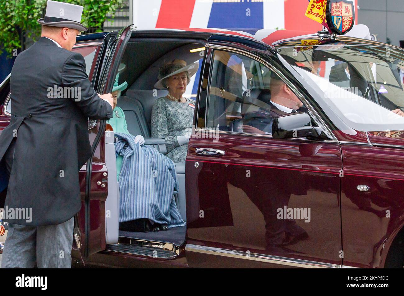 Ascot, Berkshire, UK. 19th June, 2021. Queen Elizabeth II departs from ...
