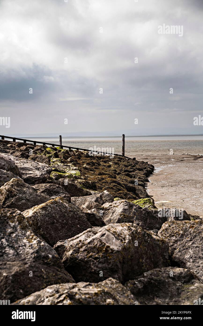 Coastal defence structure hi-res stock photography and images - Alamy