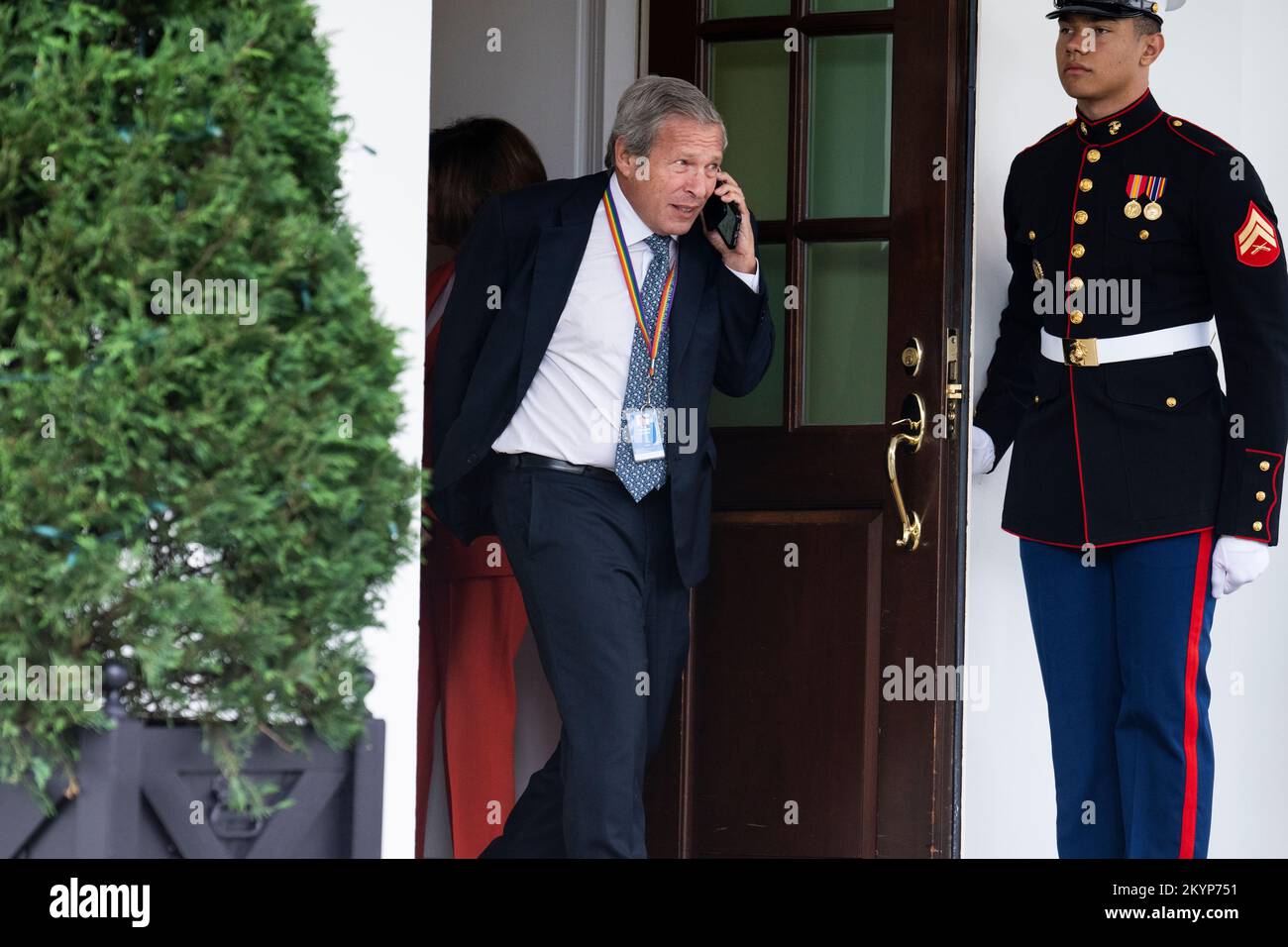 UNITED STATES - NOVEMBER 29: White House lawyer Richard Sauber is seen ...