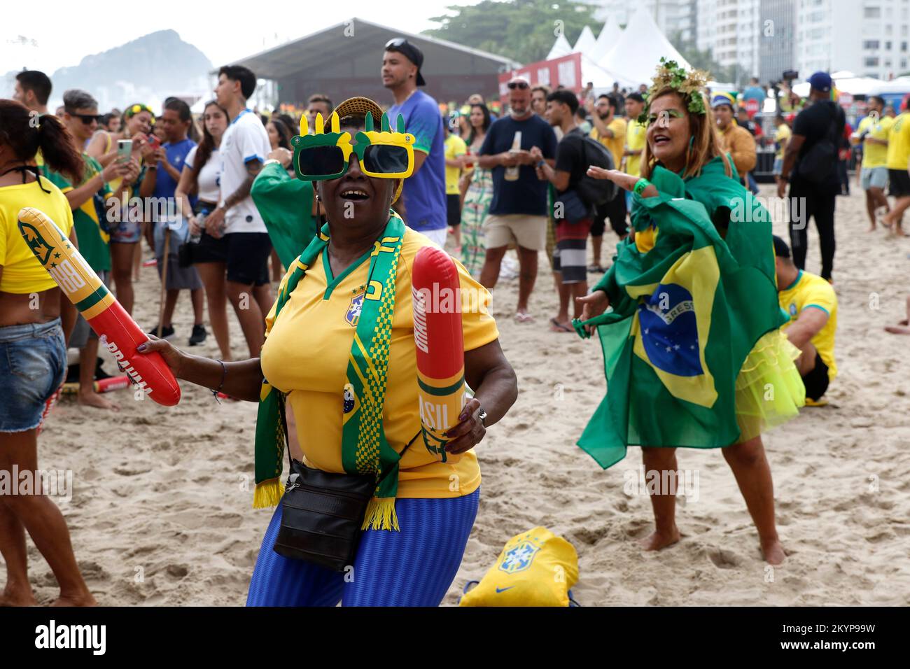 Brazil dancing world cup 2022 hi-res stock photography and images - Alamy