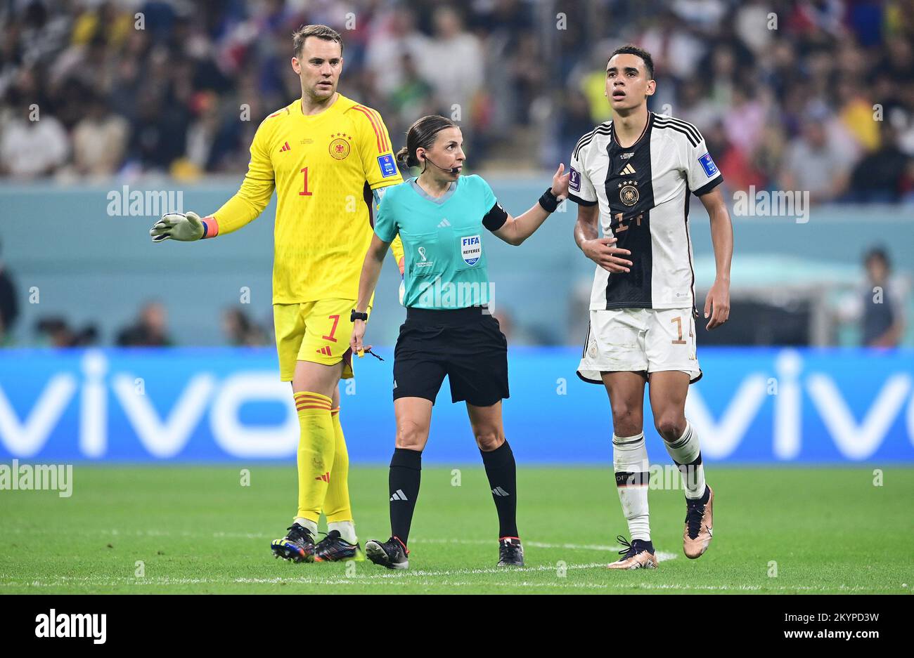 Al Khor, Katar. 01st Dec, 2022. v.l. Torwart Manuel Neuer (Deutschland ...
