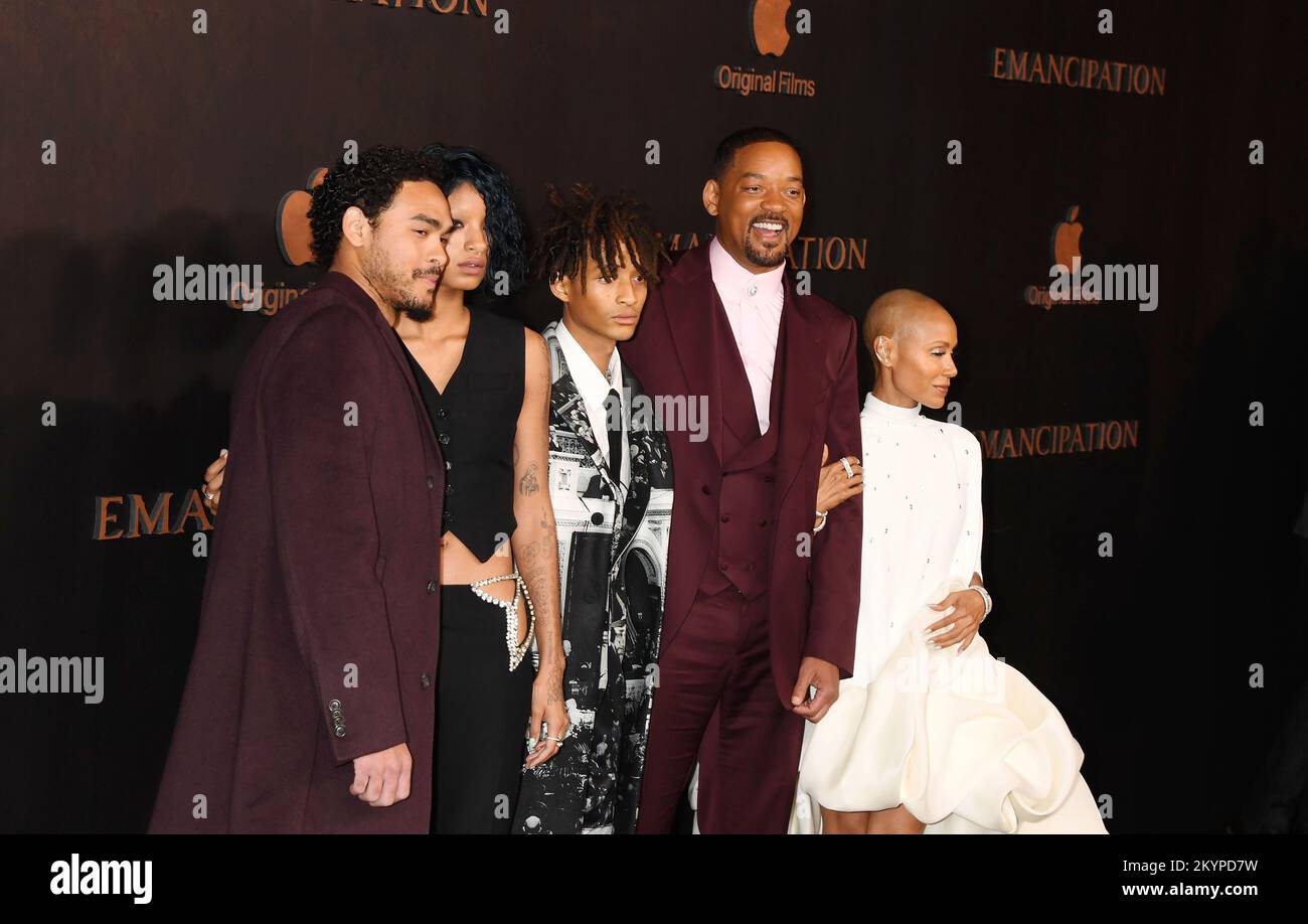 Los Angeles, California, USA. 30th Nov, 2022. (L-R) Trey Smith, Willow Smith, Jaden Smith, Will ...