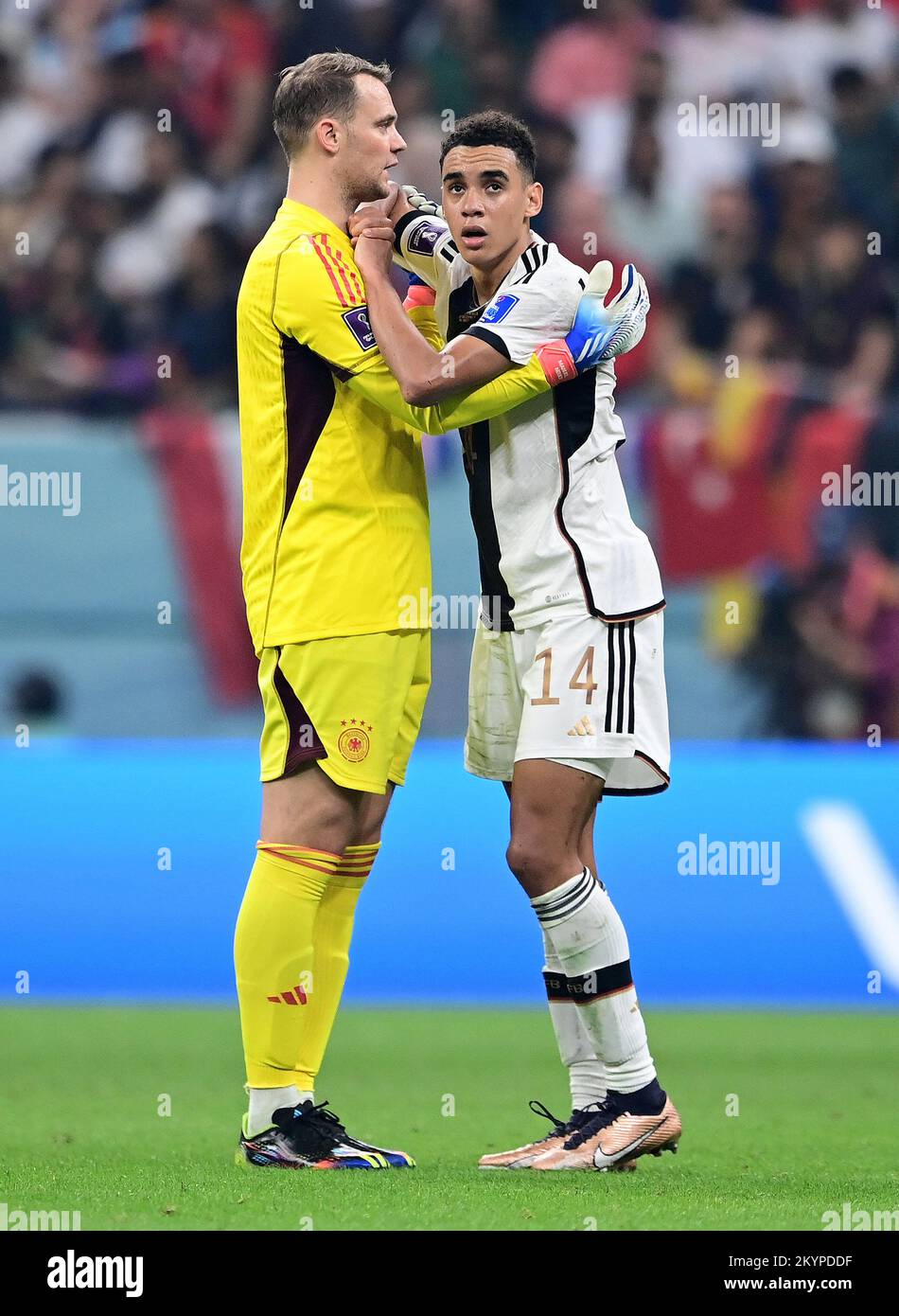 Al Khor, Katar. 01st Dec, 2022. v.l. Torwart Manuel Neuer (Deutschland ...