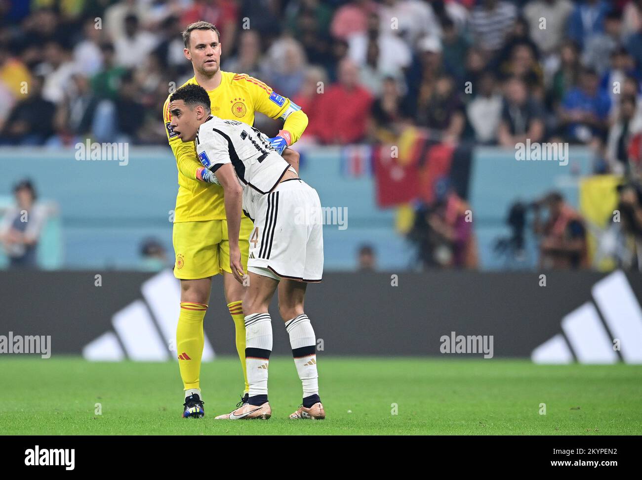 Qatar, 01/12/2022, v.l. Jamal Musiala, Torwart Manuel Neuer ...
