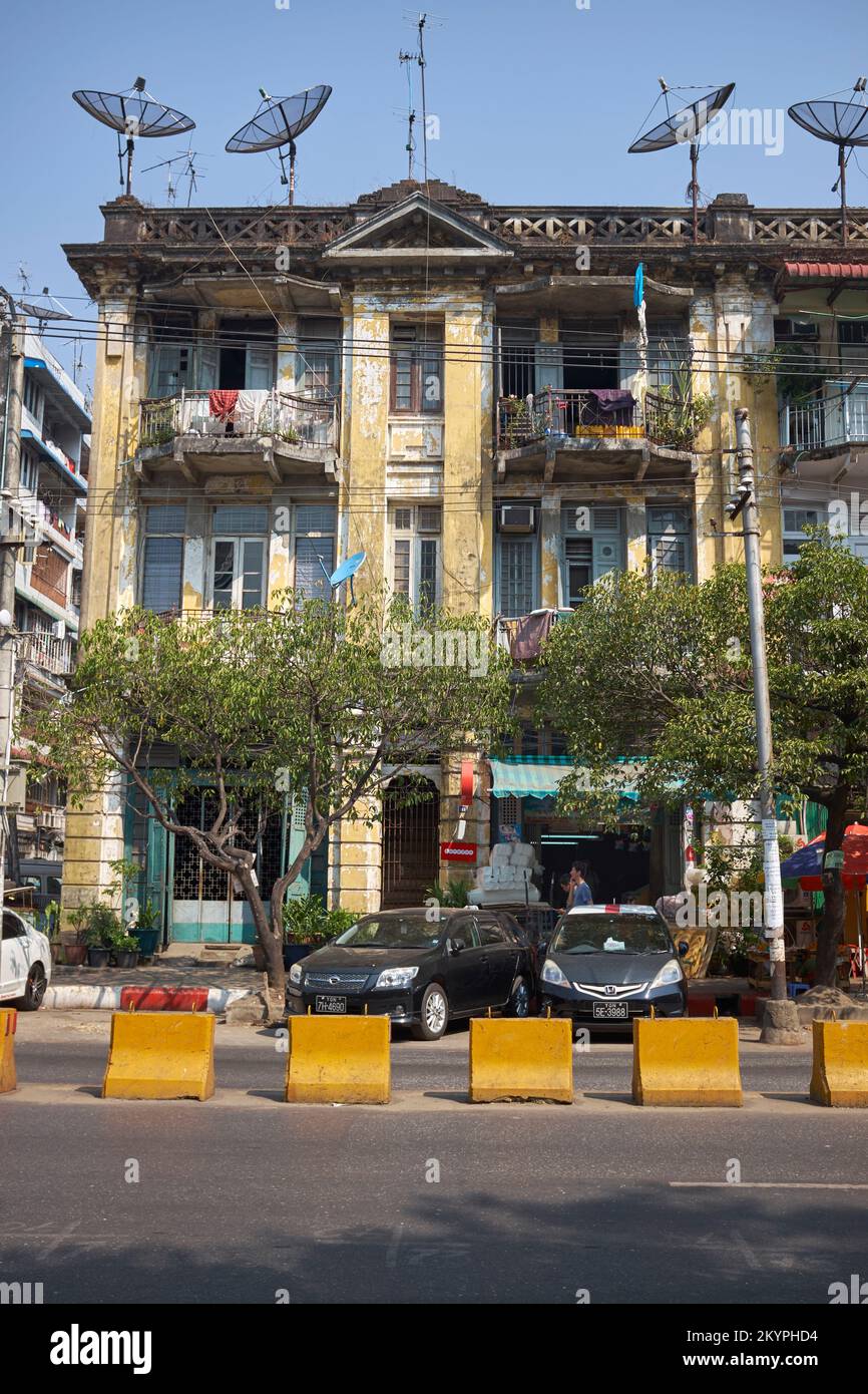 Yangon city hi-res stock photography and images - Alamy