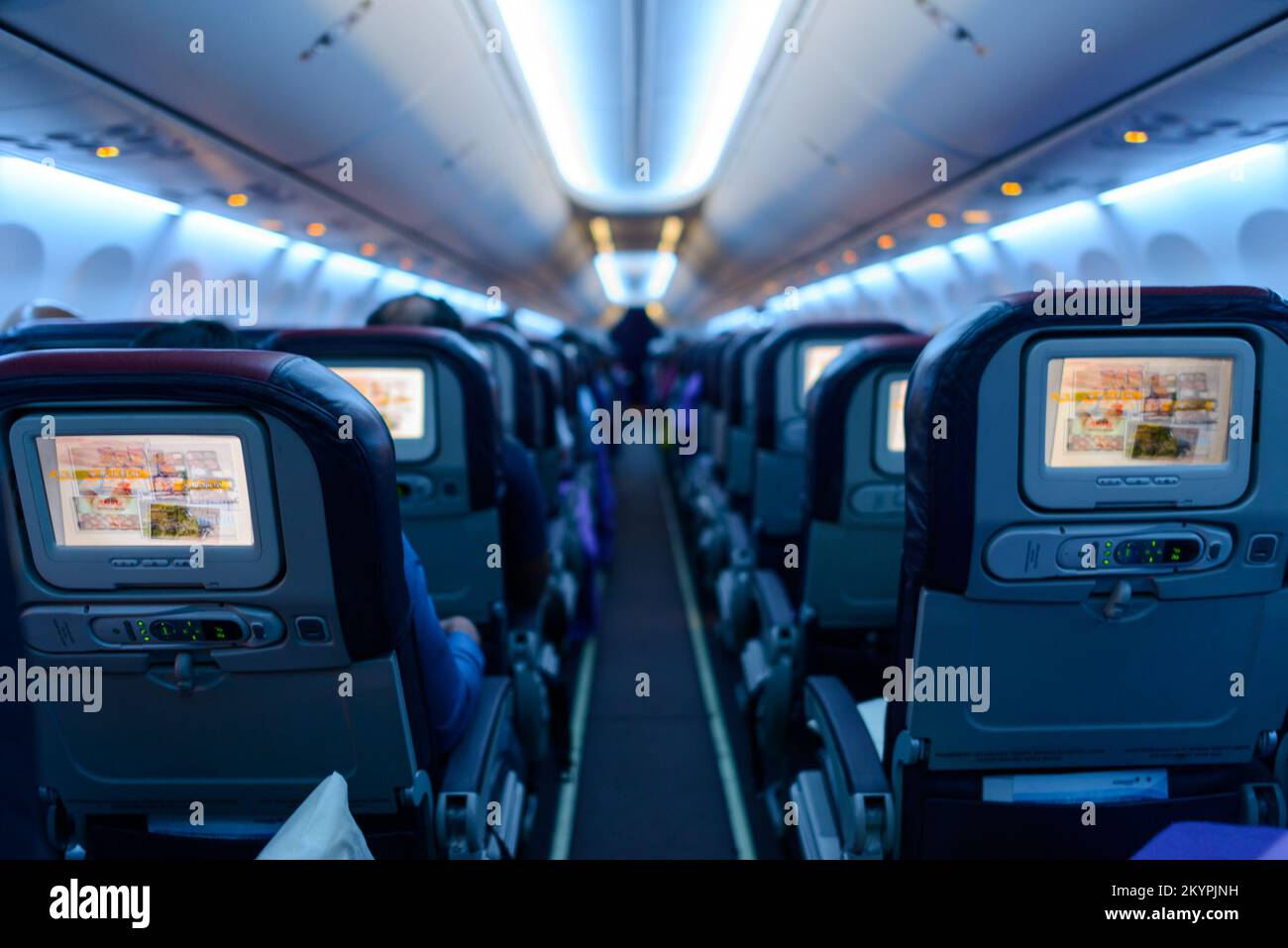 Boeing 737 interior hi-res stock photography and images - Alamy