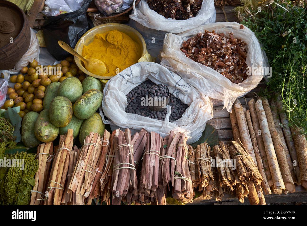 Myanmar inle lake kitchen hi-res stock photography and images - Alamy