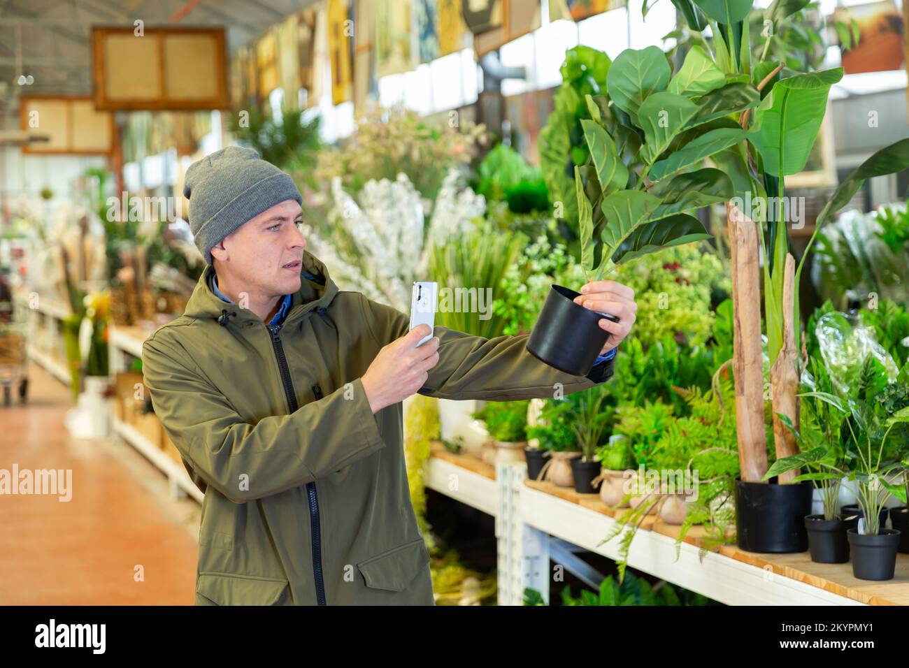 Customer scans barcode using hi-res stock photography and images - Alamy