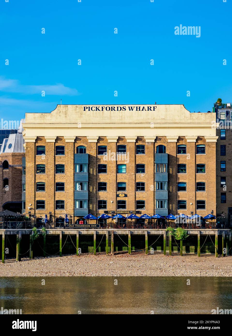 Pickfords wharf hi-res stock photography and images - Alamy