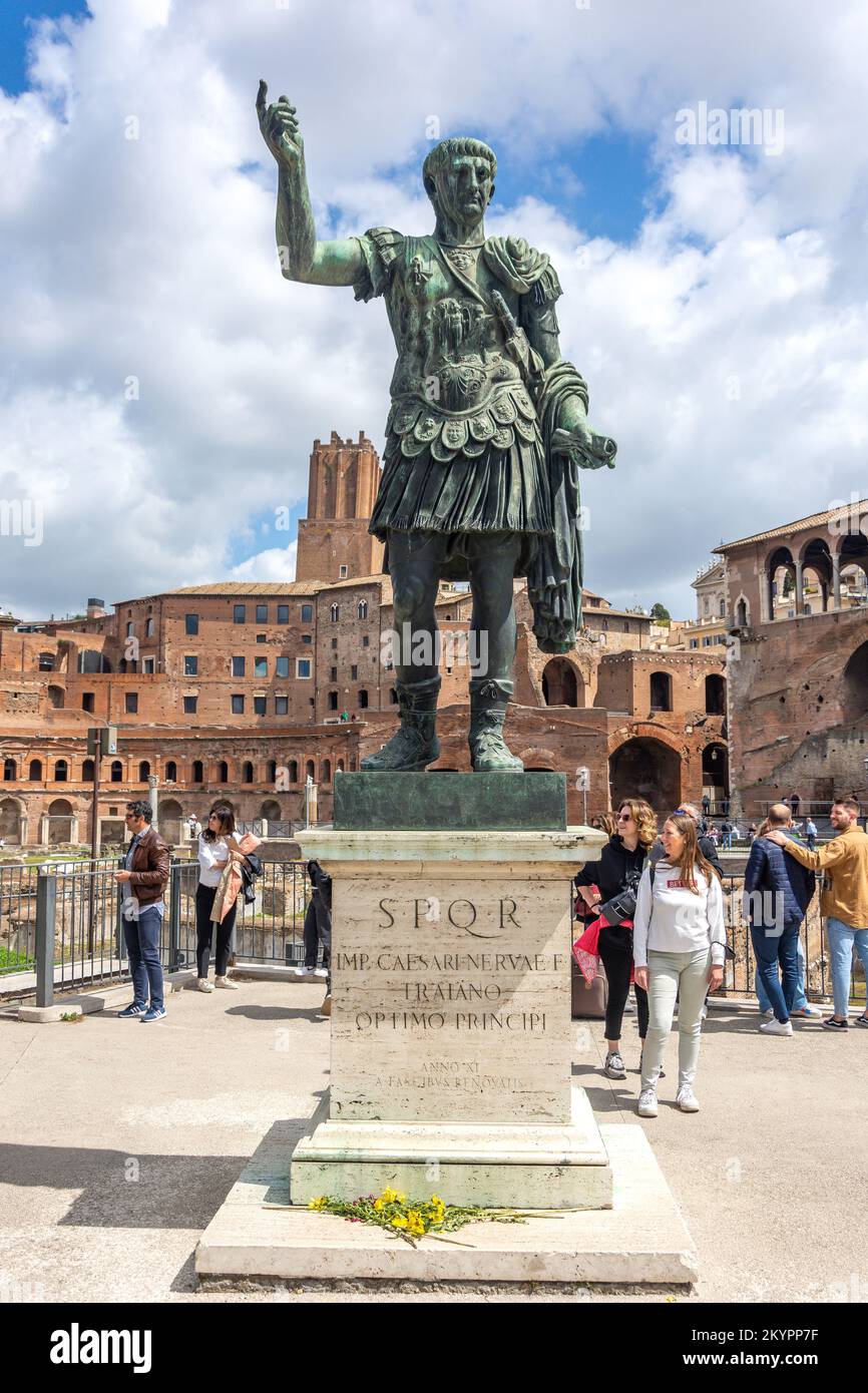 Gaius Julius Caesar statue, Via dei Fori Imperiali, Rome (Roma), Lazio ...