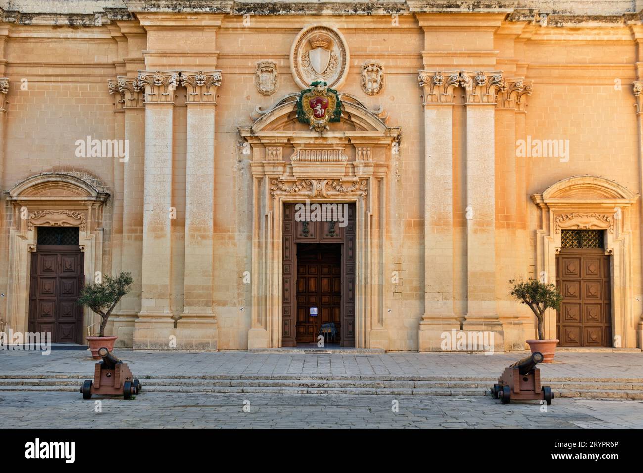 The main doorway of St. Paul's Cathedral surmounted by the coats of ...