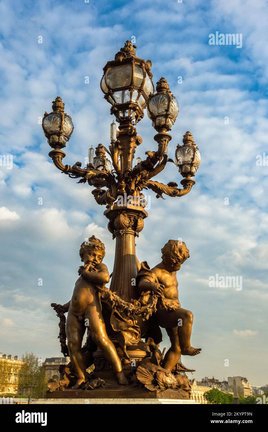 Ornate lamp post on pont hi-res stock photography and images - Alamy