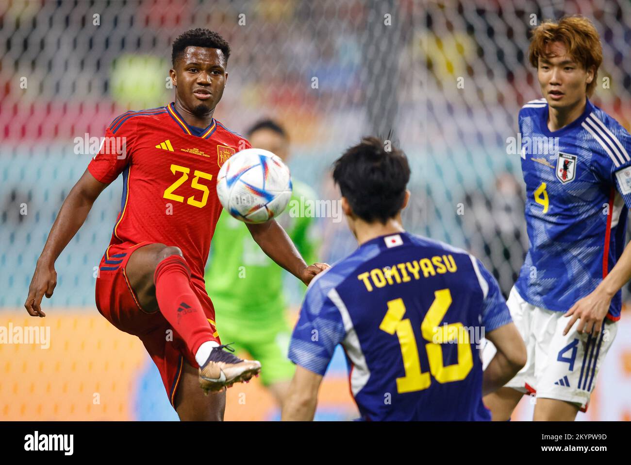 Doha, Catar. 01st Dec, 2022. FATI Ansu of Spain during the match ...