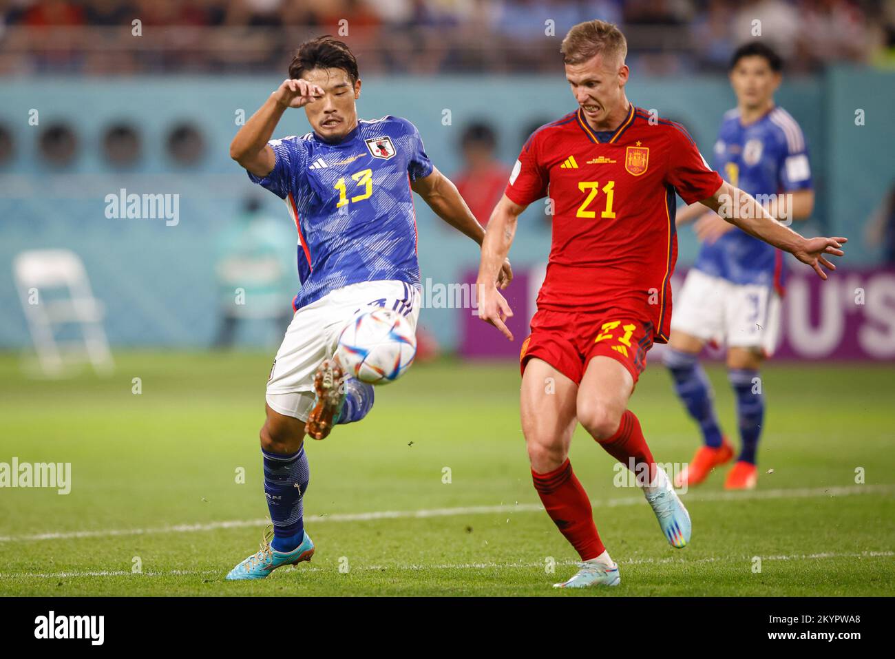 Doha, Catar. 01st Dec, 2022. MORITA Hidemasa of Japan and OLMO Dani of ...