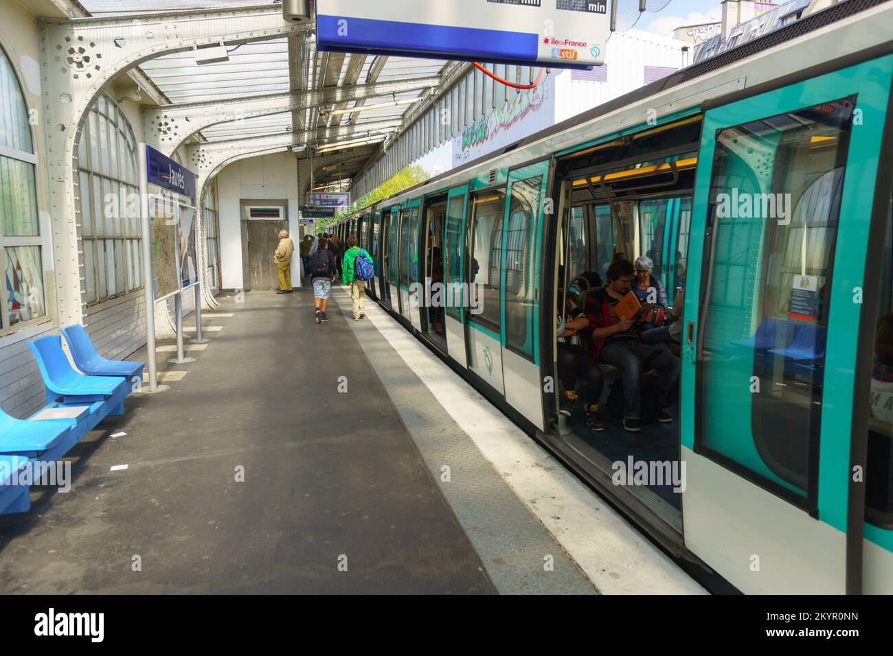 PARIS - SEPTEMBER 10, 2014: interior of Paris Metropolitain station ...