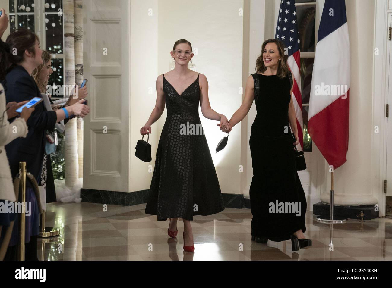 Washington, United States. 01st Dec, 2022. Jennifer Garner and Violet ...