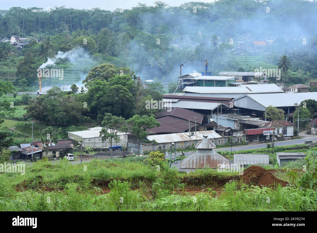 industrial areas and residential areas are very close, air pollution ...