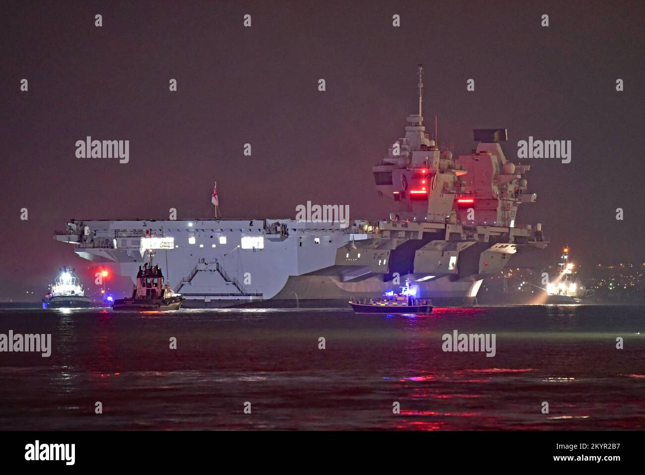 HMS Queen Elizabeth (R08) returned to Portsmouth Naval Base, UK on the ...