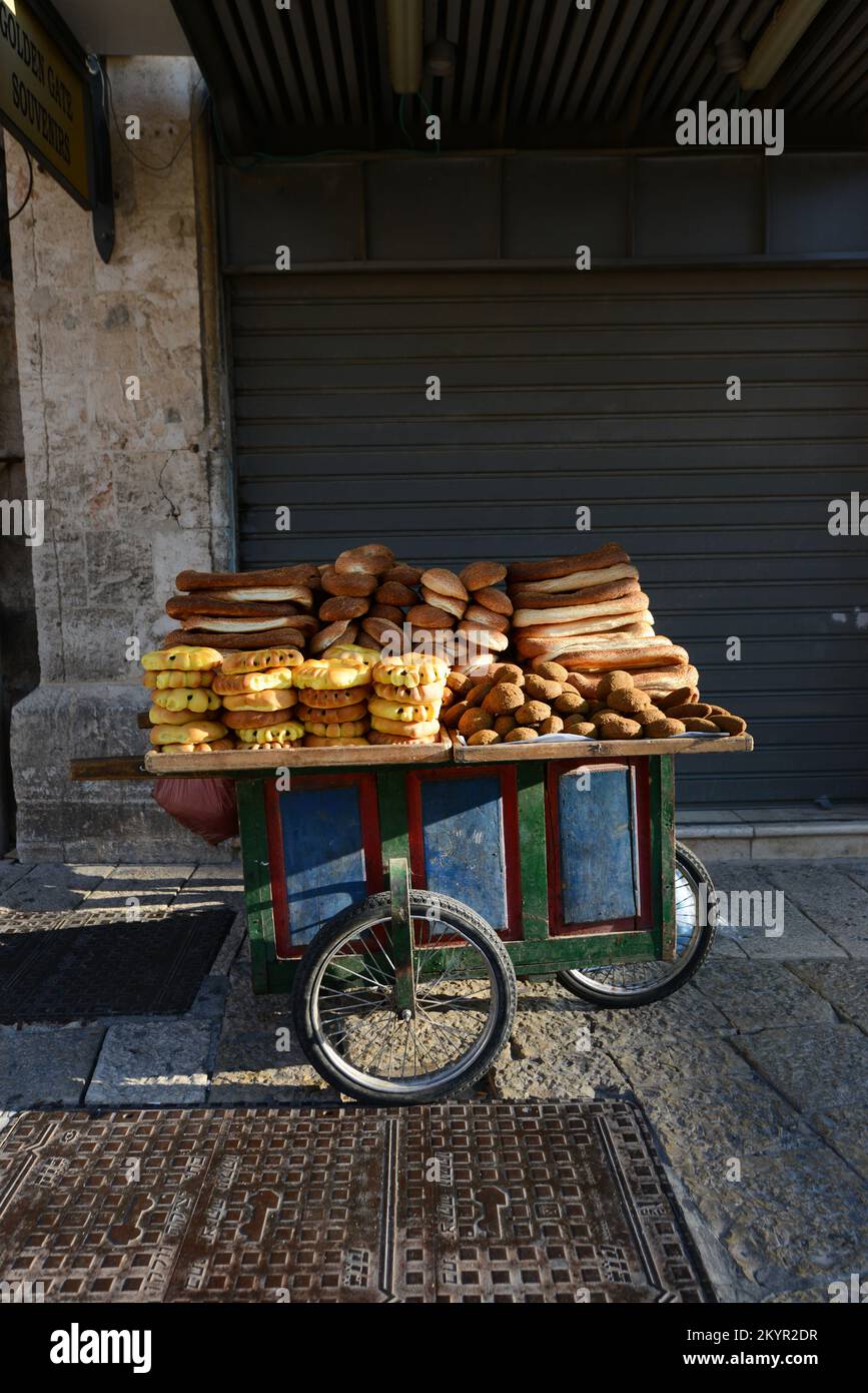 Kaek and bread hi-res stock photography and images - Alamy