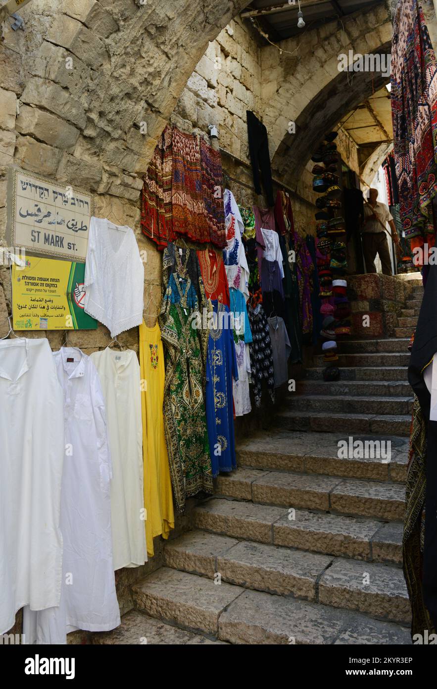 Traditioal clothes hi-res stock photography and images - Alamy