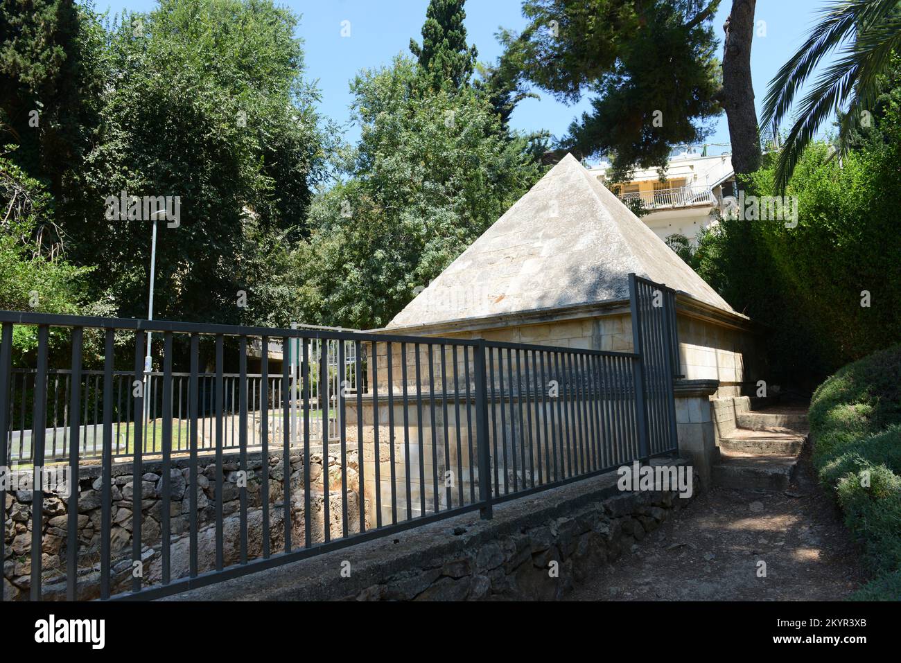 Jason's tomb in Rehavia, Jerusalem, Israel Stock Photo - Alamy