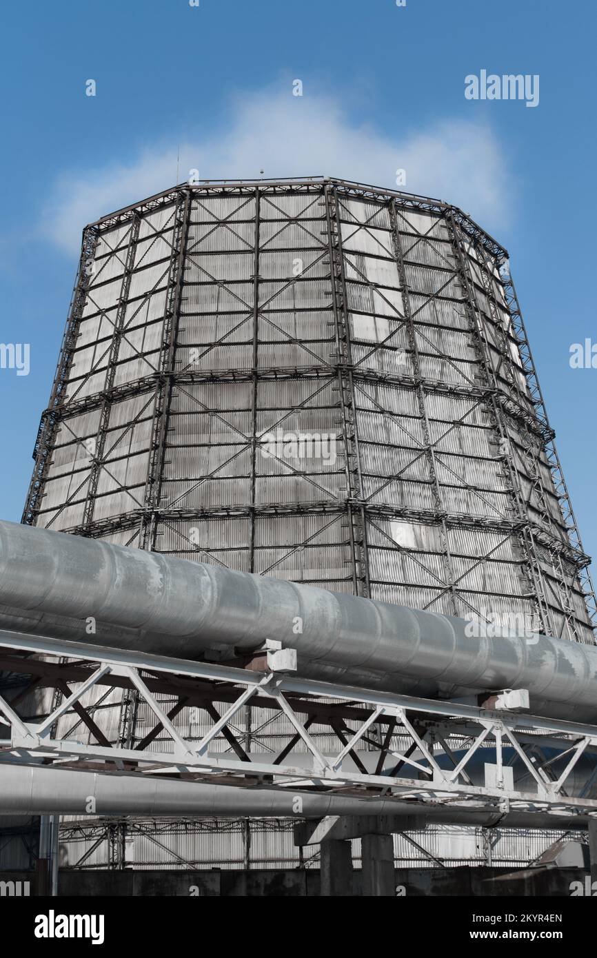Cooling of hot salt water in steam units of the cooling tower of an ...