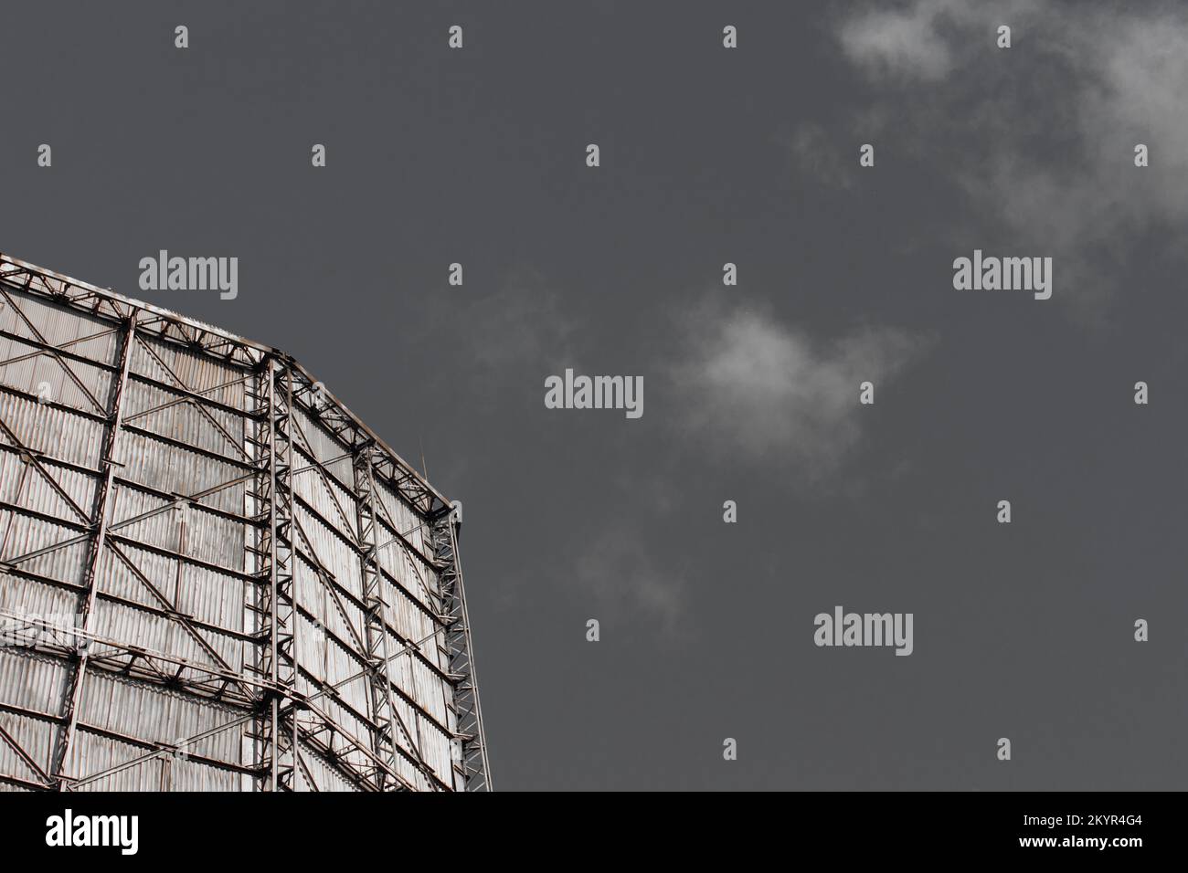 Cooling of hot salt water in steam units of the cooling tower of an ...