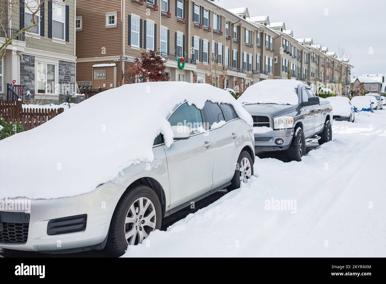 Snowfall layer hi-res stock photography and images - Alamy