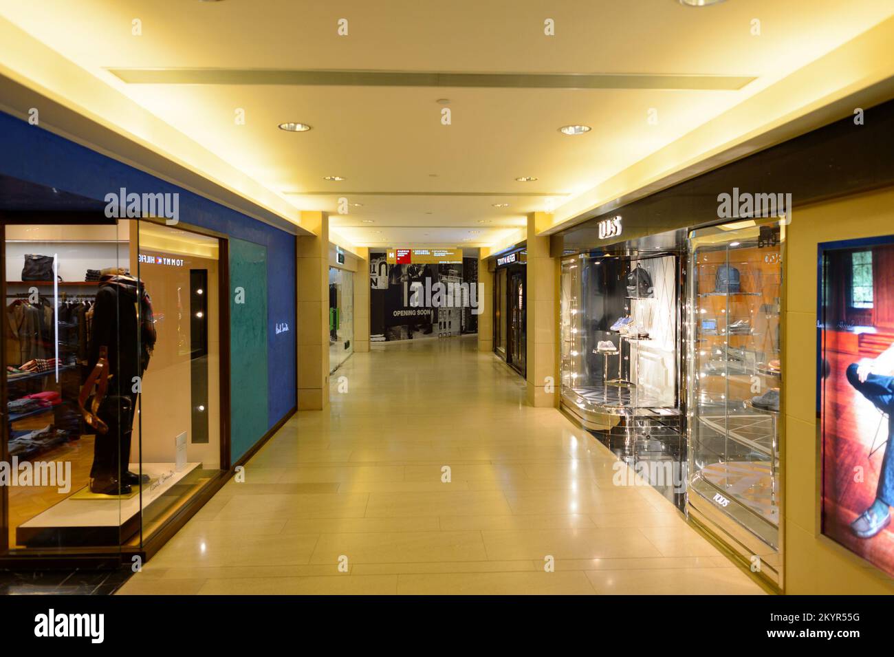 HONG KONG - OCTOBER 25, 2015: interior of the Landmark shopping mall ...