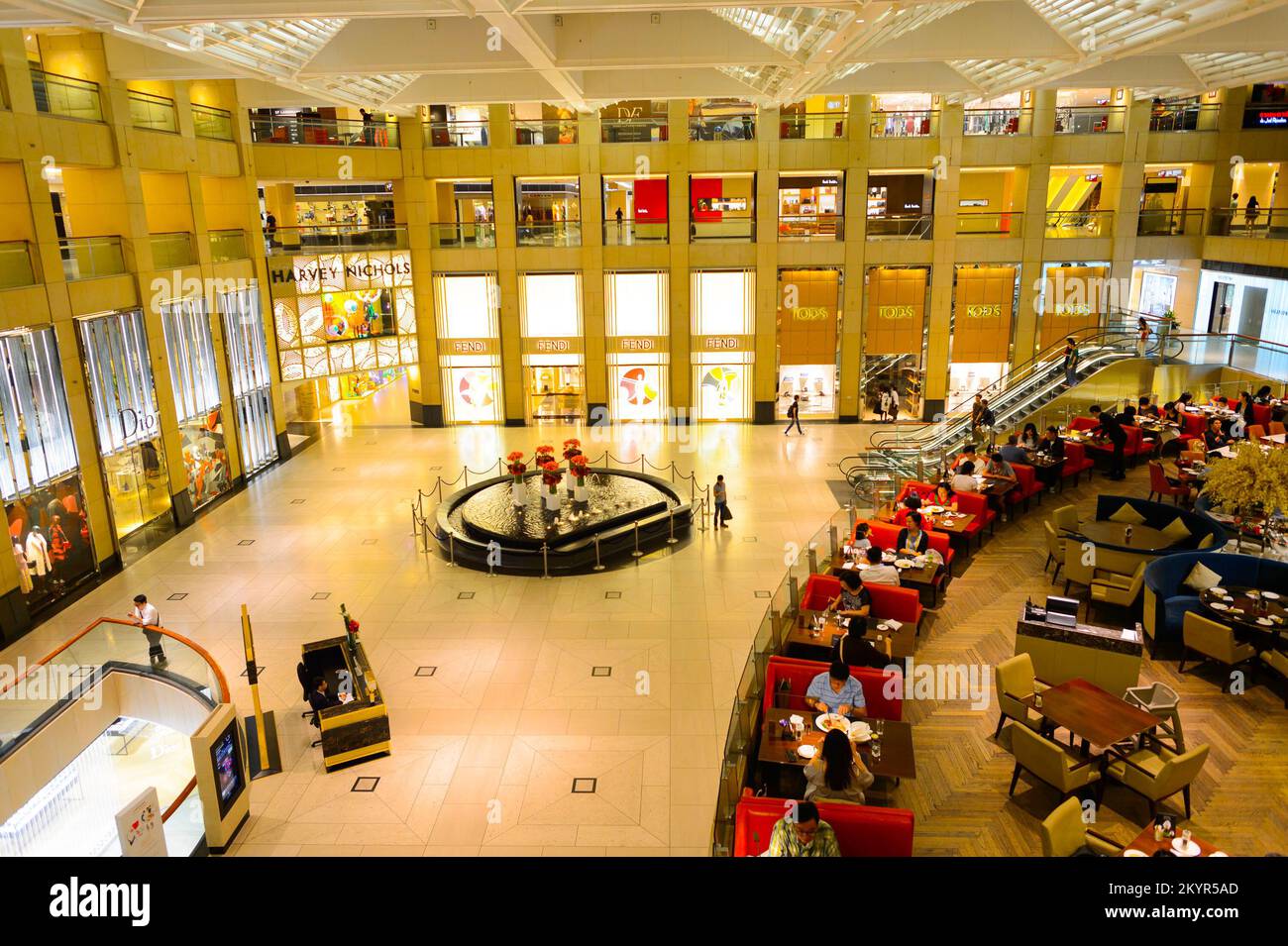 HONG KONG - OCTOBER 25, 2015: interior of the Landmark shopping mall ...
