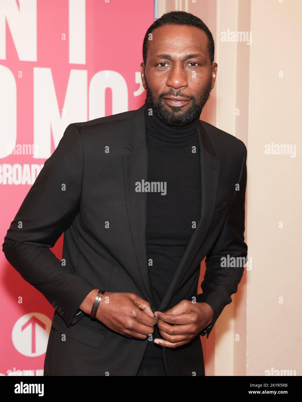 New York, NY, USA. 1st Dec, 2022. Leon Robinson at arrivals for AIN'T ...