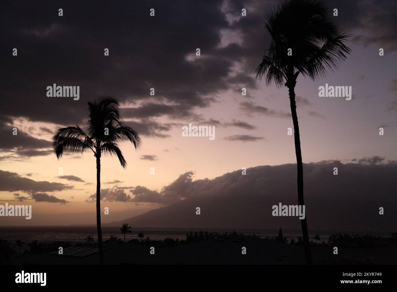 Sunset, Maui, Hawaii Stock Photo - Alamy