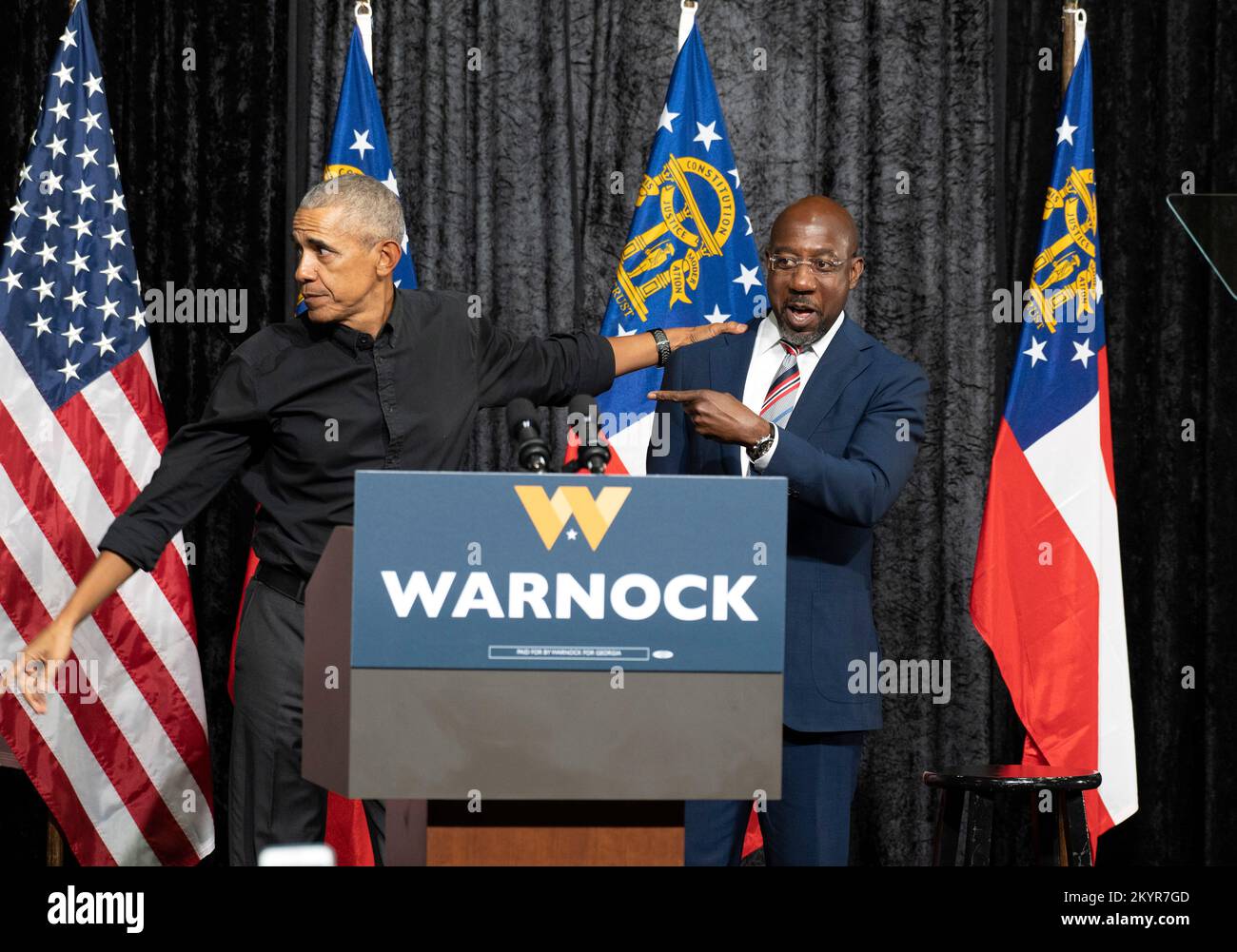 Atlanta, Georgia, USA. 1st Dec, 2022. Former President BARACK OBAMA ...
