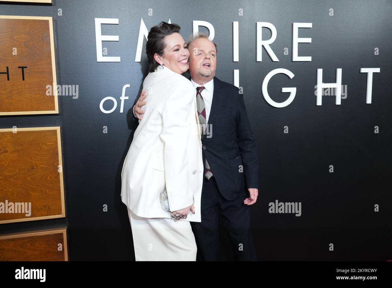 Los Angeles, USA. 01st Dec, 2022. (L-R) Olivia Colman and Toby Jones at ...